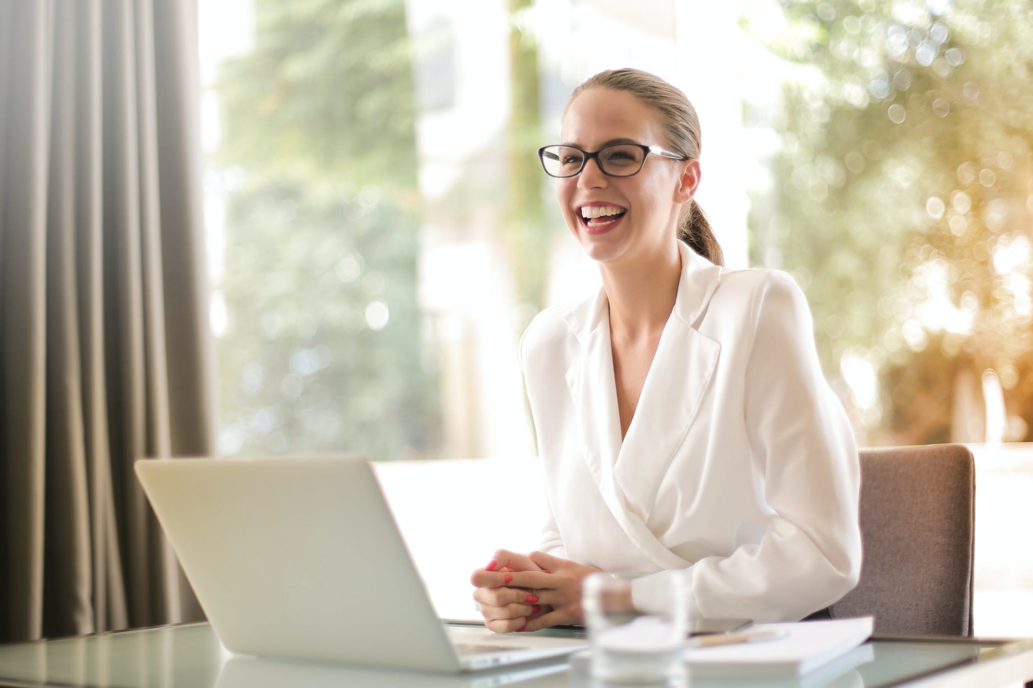 5 Tips for Staying Healthy at Work – AtMedica